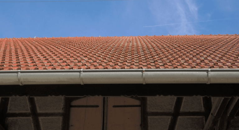 Montering og vedligeholdese af tagrender på Sjælland - Skovbohuse - Alt ...